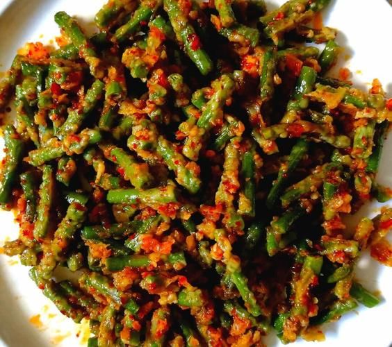 蒸豇豆角怎么蒸才翠绿_蒸豇豆角需要焯水吗-第2张图片-山城妙识