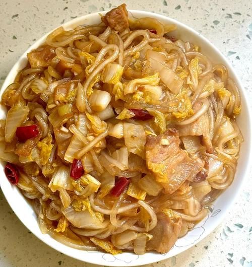 酸菜粉条汆白肉怎么做_正宗东北做法-第1张图片-山城妙识