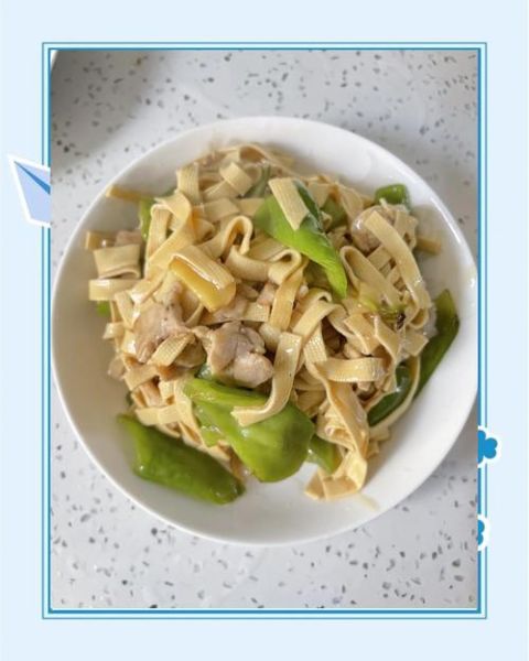 尖椒炒干豆腐怎么做_干豆腐焯水还是不焯水-第1张图片-山城妙识