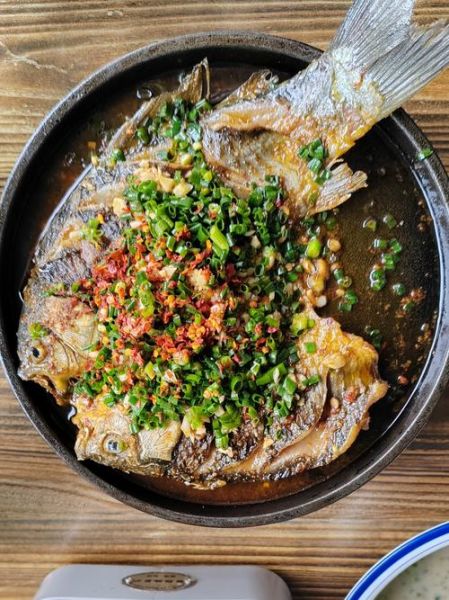 烤鲫鱼怎么做_烤鲫鱼的做法大全-第2张图片-山城妙识