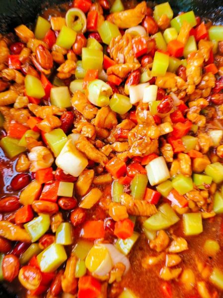 宫爆鸡丁怎么做_正宗宫爆鸡丁配料表-第3张图片-山城妙识