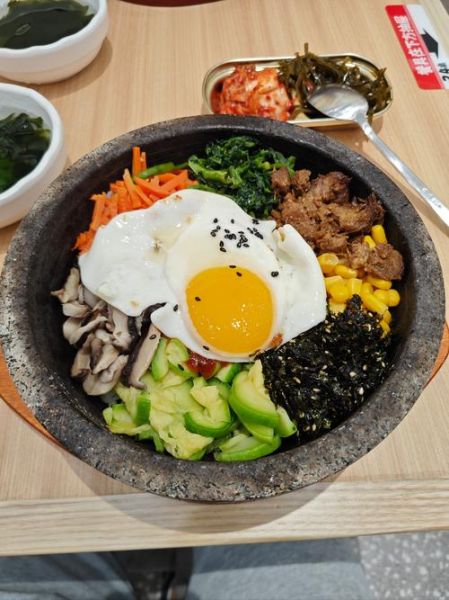 石锅拌饭材料有哪些_石锅拌饭怎么选配菜-第1张图片-山城妙识