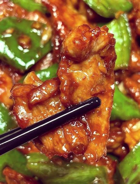 尖椒炒瘦肉怎么做好吃_尖椒炒瘦肉的秘诀-第2张图片-山城妙识