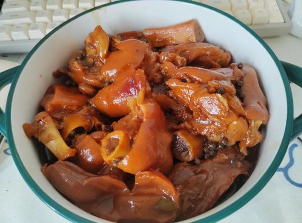 肘子怎么炖才软糯_家常肘子做法大全-第1张图片-山城妙识