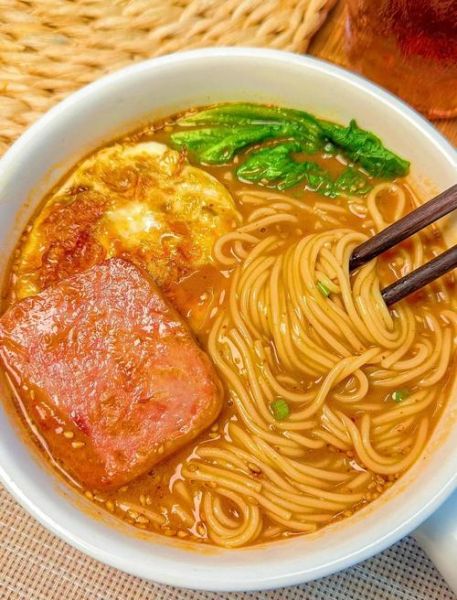 水挂面怎么做才筋道_水挂面汤料怎么调好吃-第1张图片-山城妙识