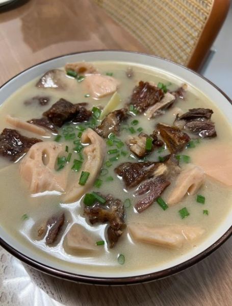 排骨炖藕高压锅压几分钟_藕炖多久才软烂-第3张图片-山城妙识