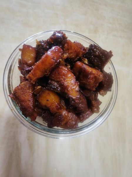 咸鱼烧肉怎么做好吃_咸鱼烧肉的家常做法-第2张图片-山城妙识