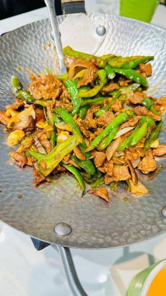 大辣椒炒肉怎么做才正宗_正宗大辣椒炒肉用什么辣椒-第3张图片-山城妙识