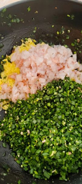 鸡蛋韭菜虾仁饺子馅怎么做_韭菜虾仁饺子馅怎么调好吃-第1张图片-山城妙识
