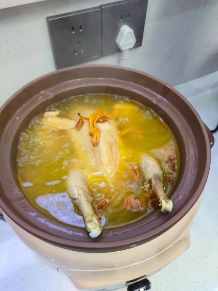 滋补母鸡汤怎么炖_炖多久才最营养-第2张图片-山城妙识