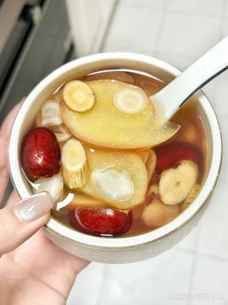 女人抗衰老每天坚持喝什么_喝什么最养颜-第1张图片-山城妙识