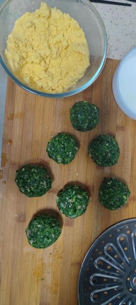 荠菜馅里放什么最好吃_荠菜饺子馅怎么调才香-第1张图片-山城妙识