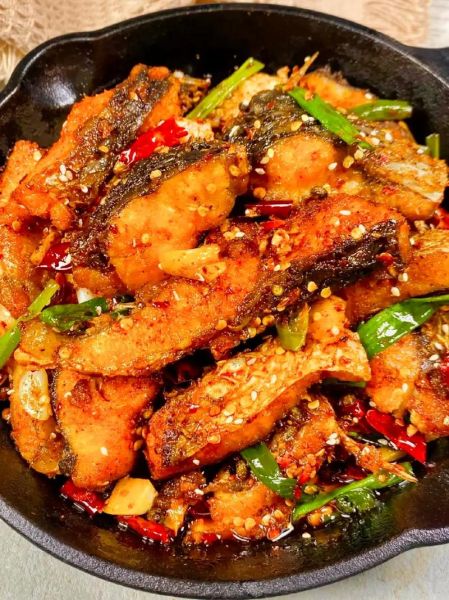 炸鲤鱼块怎么做才酥脆_炸鲤鱼块最正宗的做法-第3张图片-山城妙识