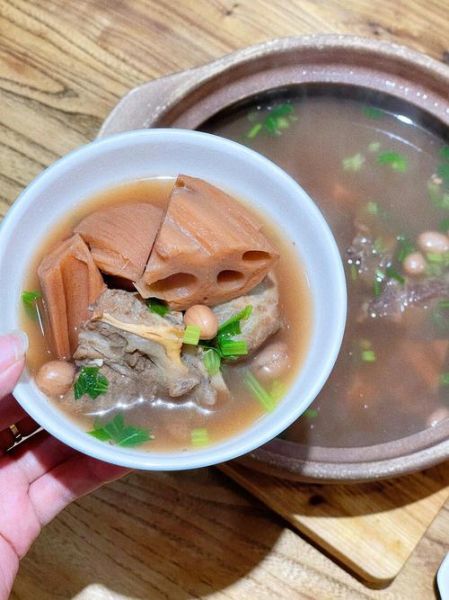 莲藕排骨汤怎么不黑_莲藕排骨汤不变黑的技巧-第3张图片-山城妙识 莲藕排骨汤怎么不黑_莲藕排骨汤不变黑的技巧-第3张图片-山城妙识