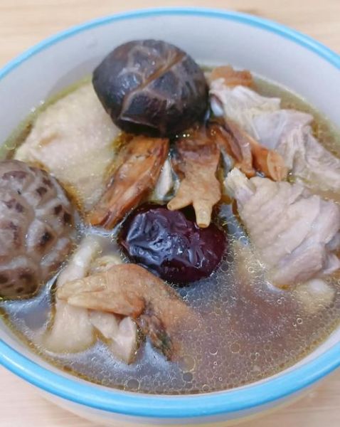 蛏子干煲汤的做法_蛏子干煲汤需要提前泡多久-第1张图片-山城妙识