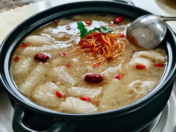 竹荪鸡汤的功效与作用_竹荪鸡汤适合什么人喝-第3张图片-山城妙识