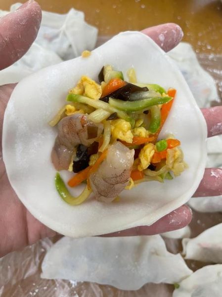 西葫芦蒸饺子馅怎么做_西葫芦蒸饺馅料窍门-第1张图片-山城妙识