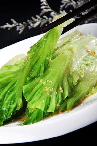白灼西生菜怎么保持翠绿_白灼西生菜焯水几分钟-第3张图片-山城妙识