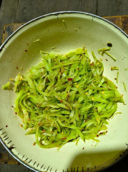 笋丝怎么凉拌_凉拌笋丝的做法窍门-第2张图片-山城妙识