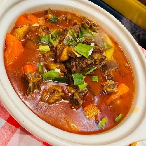 红烧羊肉怎么做好吃_红烧羊肉去膻味技巧-第1张图片-山城妙识