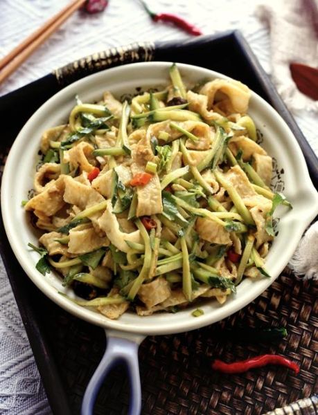 麻酱面皮好吃吗_麻酱面皮做法-第1张图片-山城妙识