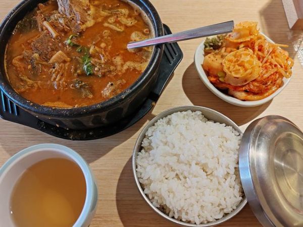 猪脊骨怎么做好吃_猪脊骨煲汤最佳搭配-第3张图片-山城妙识