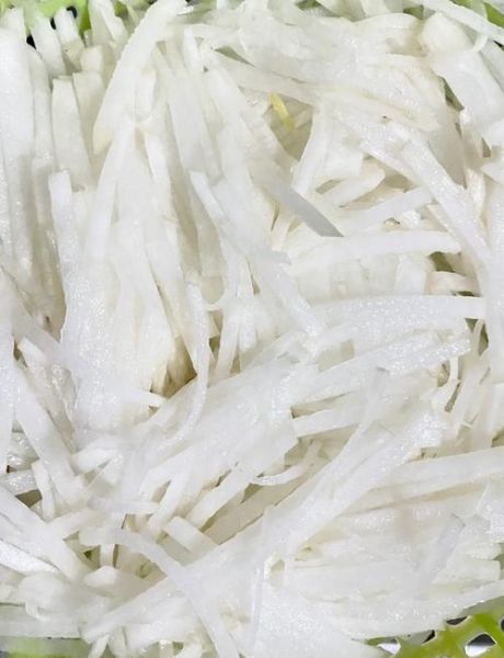 炒白萝卜丝能放酱油吗_白萝卜丝要不要加酱油-第1张图片-山城妙识