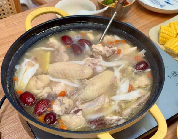 椰子煲鸡的做法大全_椰子鸡用什么椰子最好-第1张图片-山城妙识