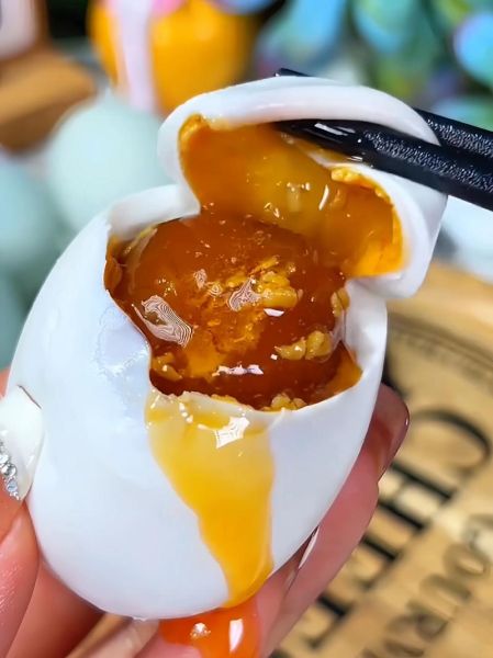 怎样腌鸭蛋出油多又好吃_咸鸭蛋腌制技巧-第3张图片-山城妙识