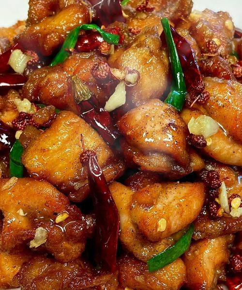 辣子鸡怎么做才外酥里嫩_辣子鸡用鸡腿还是整鸡-第3张图片-山城妙识