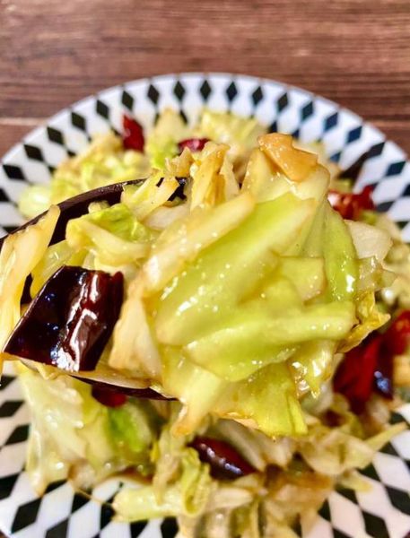 蚝油手撕包菜怎么做_蚝油手撕包菜热量高吗-第2张图片-山城妙识 蚝油手撕包菜怎么做_蚝油手撕包菜热量高吗-第2张图片-山城妙识