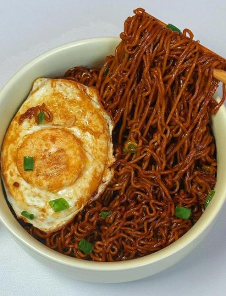 荷包蛋焖面怎么做_荷包蛋焖面家常做法-第2张图片-山城妙识