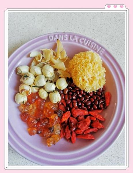 银耳莲子怎么煮_银耳莲子汤的做法步骤-第3张图片-山城妙识