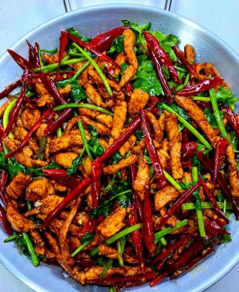 香菜炒肉怎么做_香菜炒肉用哪部分肉最好-第2张图片-山城妙识