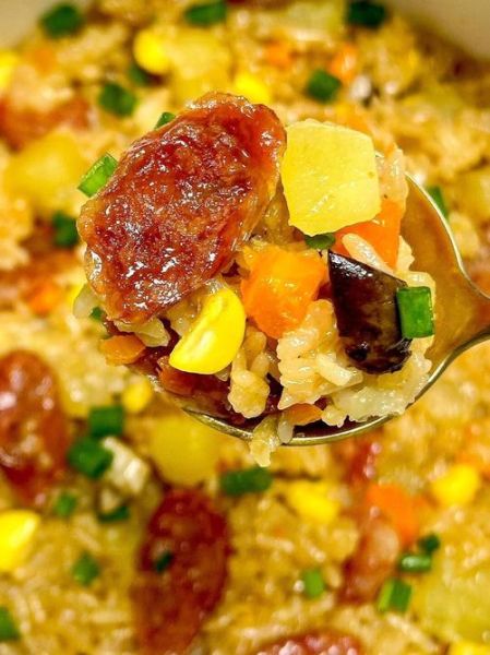 腊肠酱油炒饭怎么做_腊肠酱油炒饭的家常做法-第2张图片-山城妙识