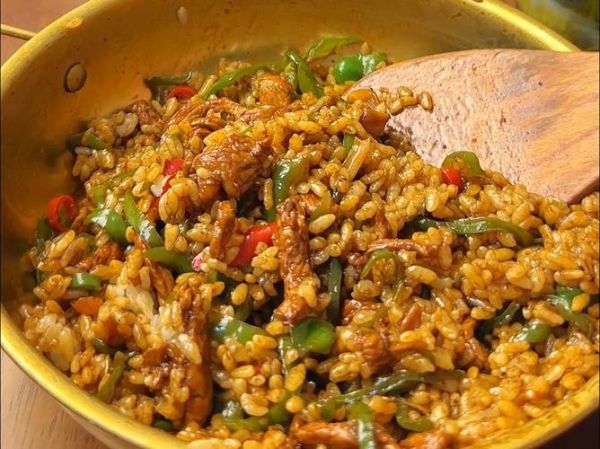 香辣肉丝炒饭怎么做_香辣肉丝炒饭家常做法-第3张图片-山城妙识