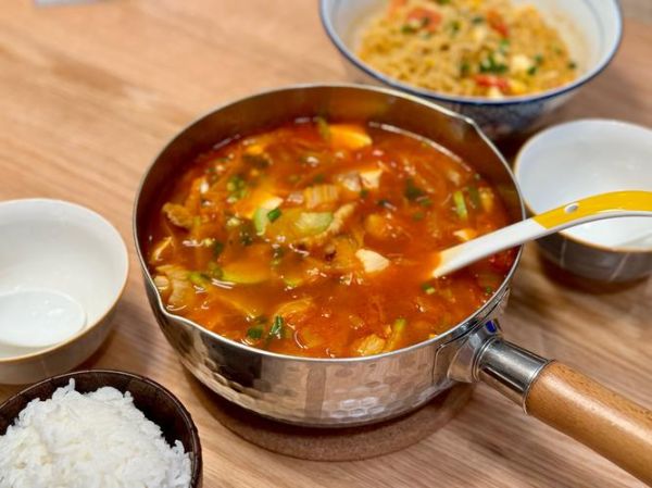 韩式泡菜汤加什么菜_泡菜汤配菜推荐-第1张图片-山城妙识 韩式泡菜汤加什么菜_泡菜汤配菜推荐-第1张图片-山城妙识