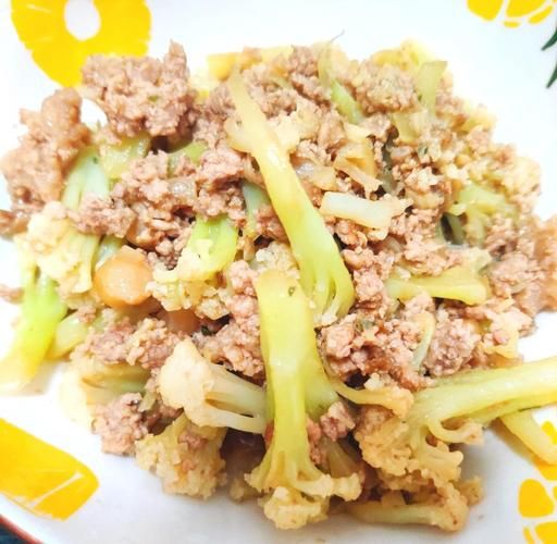 花菜炖肉怎么做_花菜炖肉要焯水吗-第1张图片-山城妙识 花菜炖肉怎么做_花菜炖肉要焯水吗-第1张图片-山城妙识