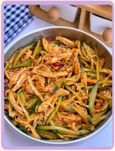 凉拌鸡胸肉丝怎么做_鸡胸肉凉拌要不要焯水-第1张图片-山城妙识