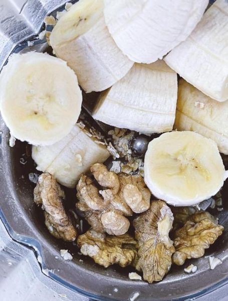 香蕉奶昔用破壁机怎么做_破壁机香蕉奶昔要加水吗-第3张图片-山城妙识 香蕉奶昔用破壁机怎么做_破壁机香蕉奶昔要加水吗-第3张图片-山城妙识