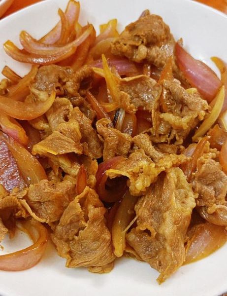 洋葱炒牛肉怎么炒才嫩_洋葱炒牛肉家常做法-第1张图片-山城妙识 洋葱炒牛肉怎么炒才嫩_洋葱炒牛肉家常做法-第1张图片-山城妙识