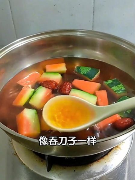 西瓜皮煲汤的做法_西瓜皮汤怎么煲好喝-第1张图片-山城妙识