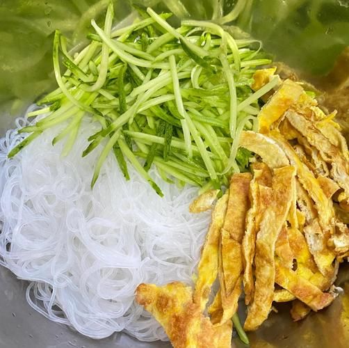 凉拌粉丝怎么做好吃_凉拌粉丝调料比例是多少-第1张图片-山城妙识 凉拌粉丝怎么做好吃_凉拌粉丝调料比例是多少-第1张图片-山城妙识