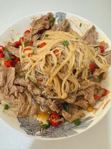 金针菇牛肉怎么做好吃_金针菇炒牛肉的秘诀-第1张图片-山城妙识