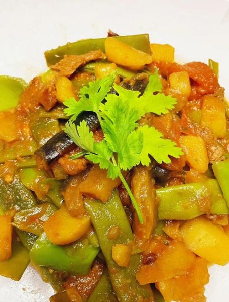 乱炖菜怎么做才好吃_东北乱炖菜的家常做法-第1张图片-山城妙识