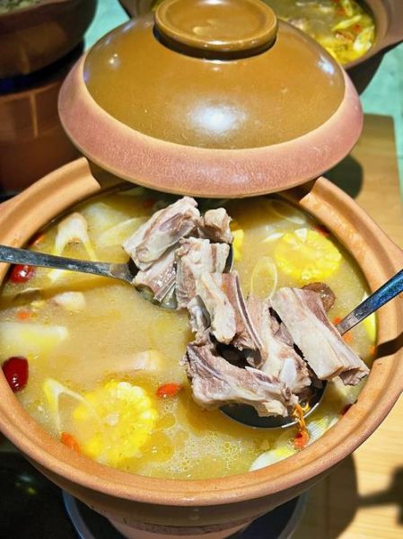 新鲜羊肉火锅怎么做好吃_羊肉火锅不膻的秘诀-第3张图片-山城妙识 新鲜羊肉火锅怎么做好吃_羊肉火锅不膻的秘诀-第3张图片-山城妙识