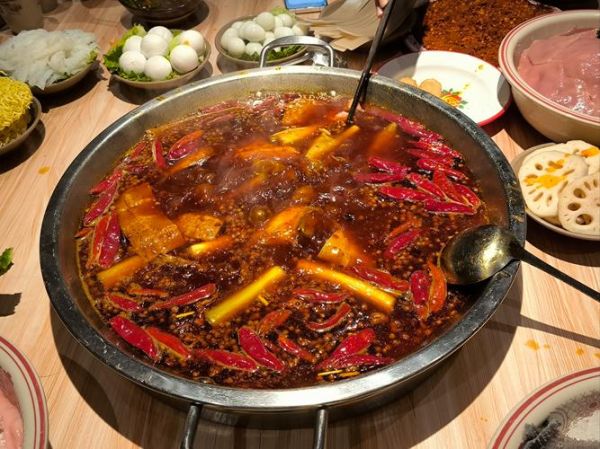 重庆火锅哪家最正宗_重庆火锅为什么那么辣-第1张图片-山城妙识