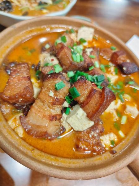 腐乳红烧肉怎么做才软糯不腻_腐乳红烧肉的家常做法窍门-第2张图片-山城妙识