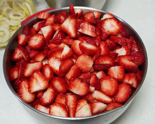 草莓酱的家常做法_草莓酱怎么保存-第3张图片-山城妙识