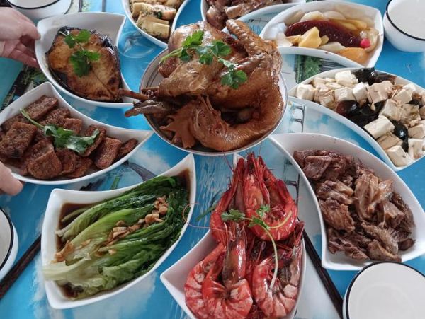 10人一桌菜怎么搭配_一桌十人菜量多少合适-第2张图片-山城妙识